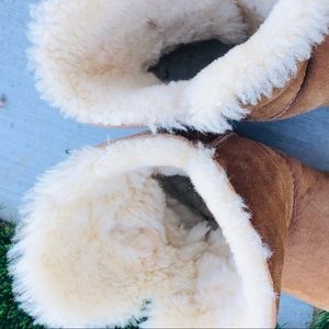 UGG | Shoes | Ugg W7 | Poshmark